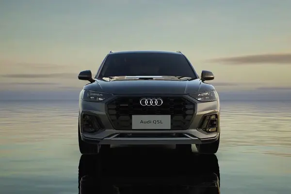 奥迪Q5L豪华SUV汽车图片桌面壁纸_高清壁纸 | 手机壁纸 | 电脑壁纸 | 图客